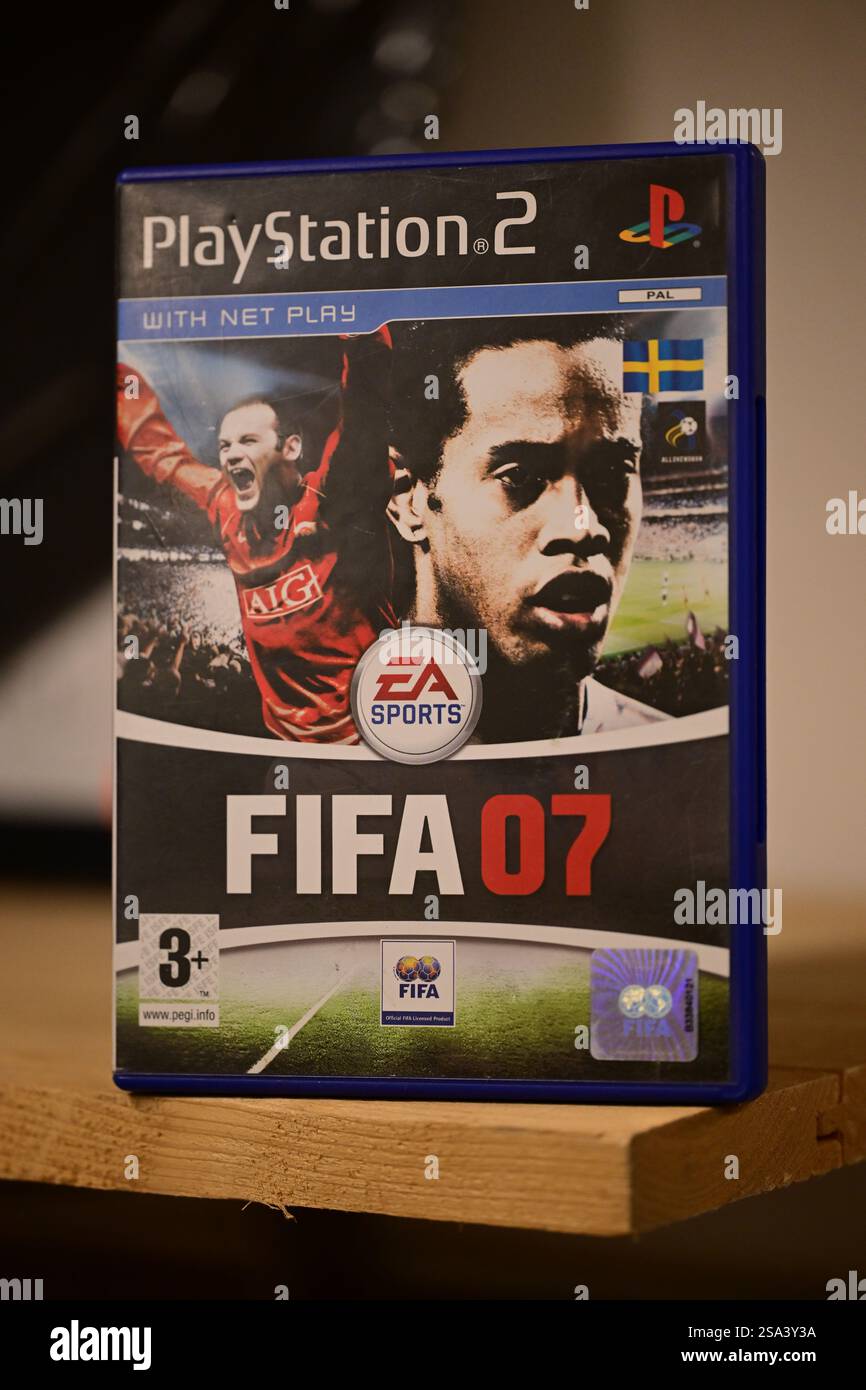 Playstation 2 cd console hi-res stock photography and images - Alamy