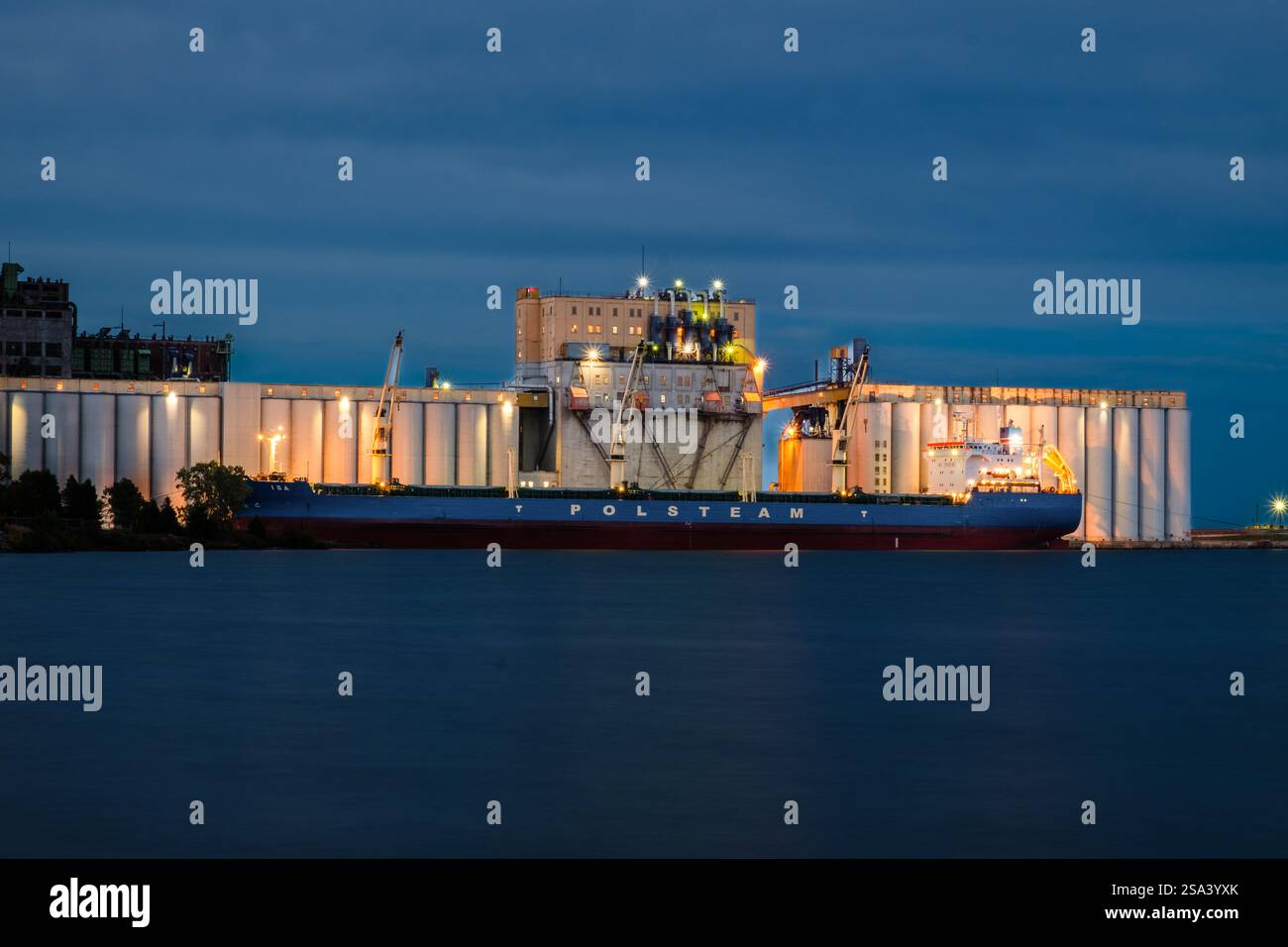 Ocean ship ready to load grain from Richardsons elevator in Thunder Bay ...