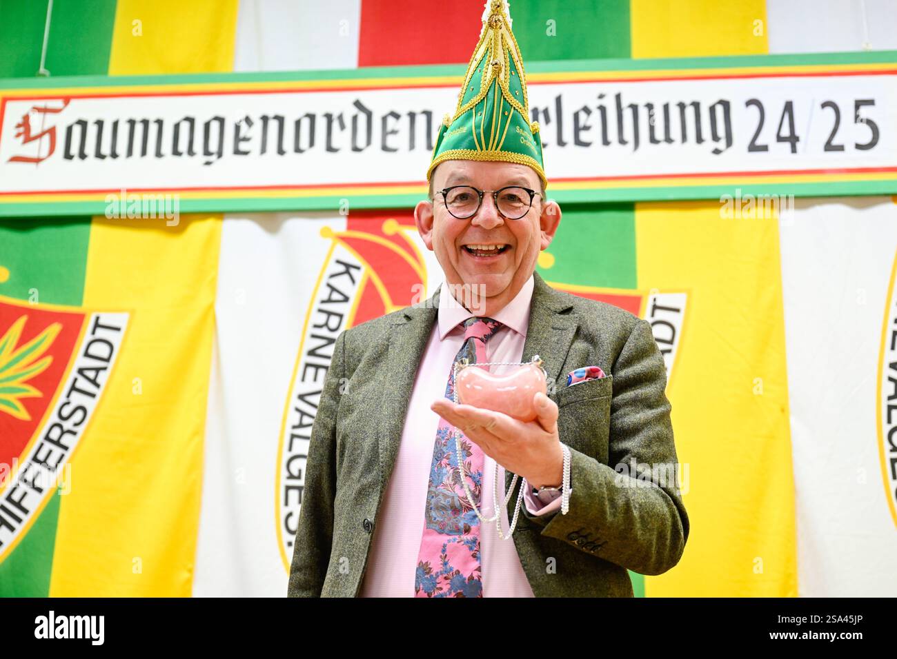 Schifferstadt, Germany. 28th Jan, 2025. Denis Scheck, literary critic ...