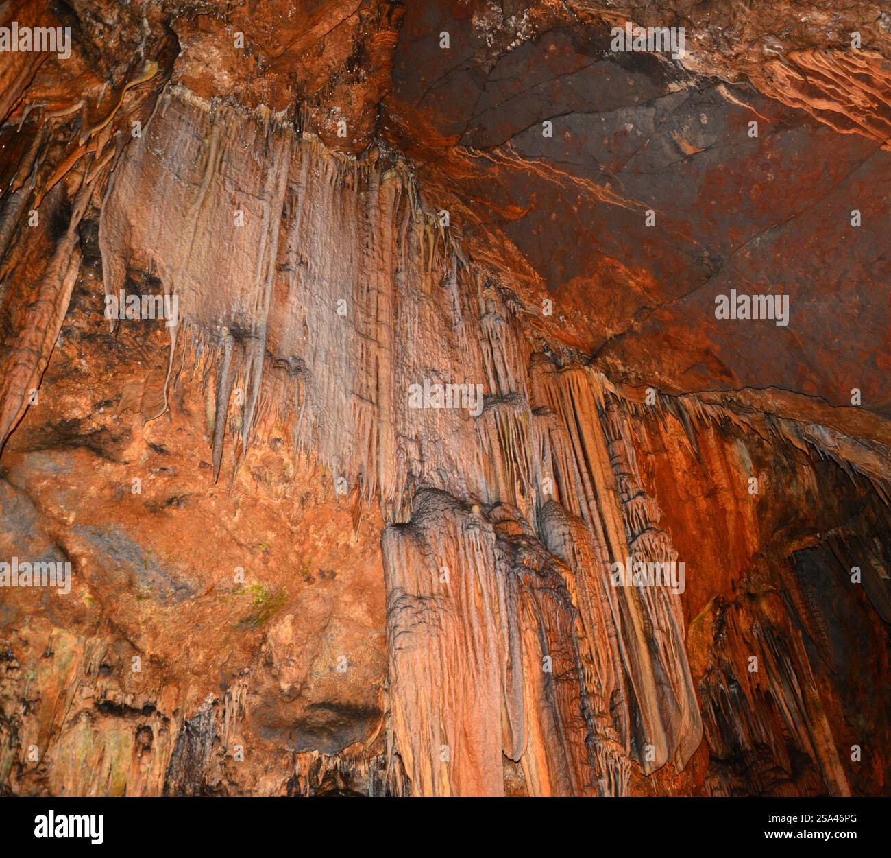 Dim cave hi-res stock photography and images - Alamy