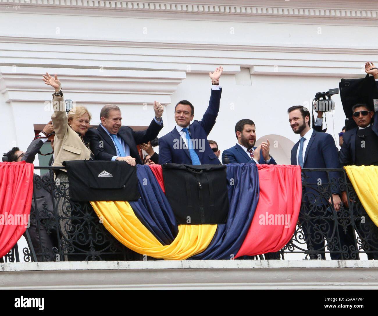 EDMUNDO GONZÃLEZ PLAZA GRANDE CARONDELET Quito, Tuesday, January 28 ...
