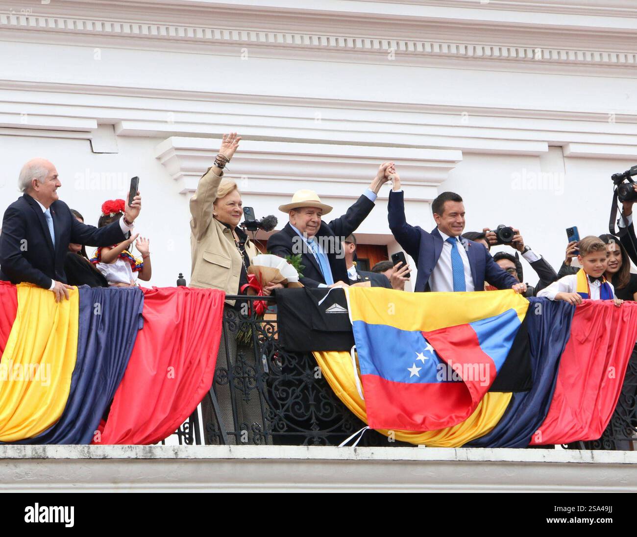 EDMUNDO GONZÃLEZ PLAZA GRANDE CARONDELET Quito, Tuesday, January 28 ...