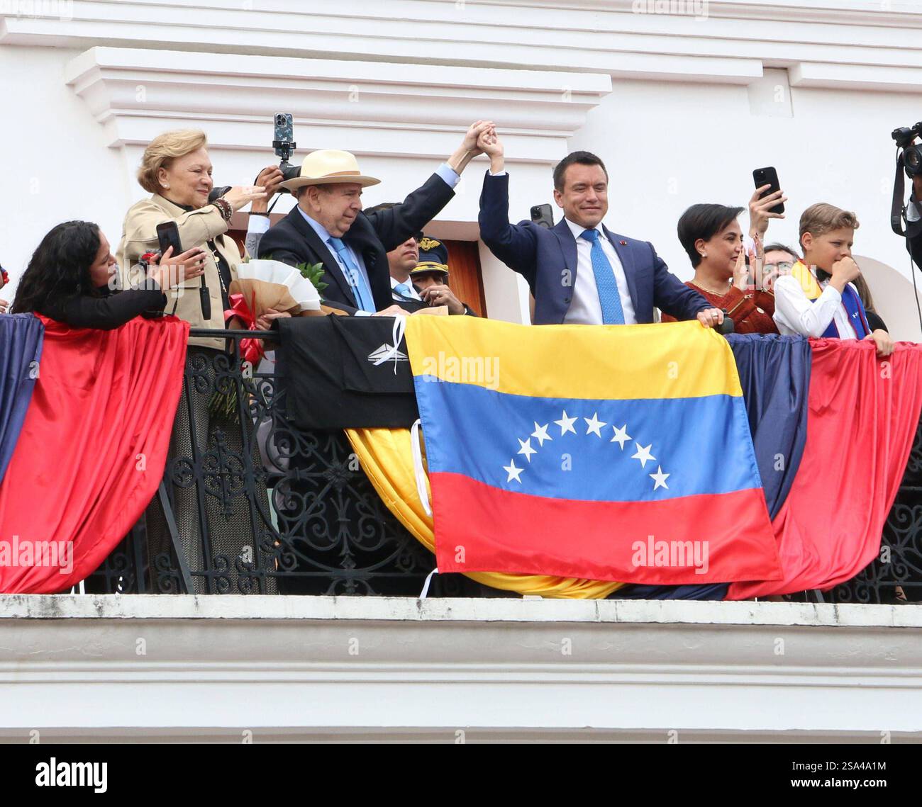EDMUNDO GONZÃLEZ PLAZA GRANDE CARONDELET Quito, Tuesday, January 28 ...