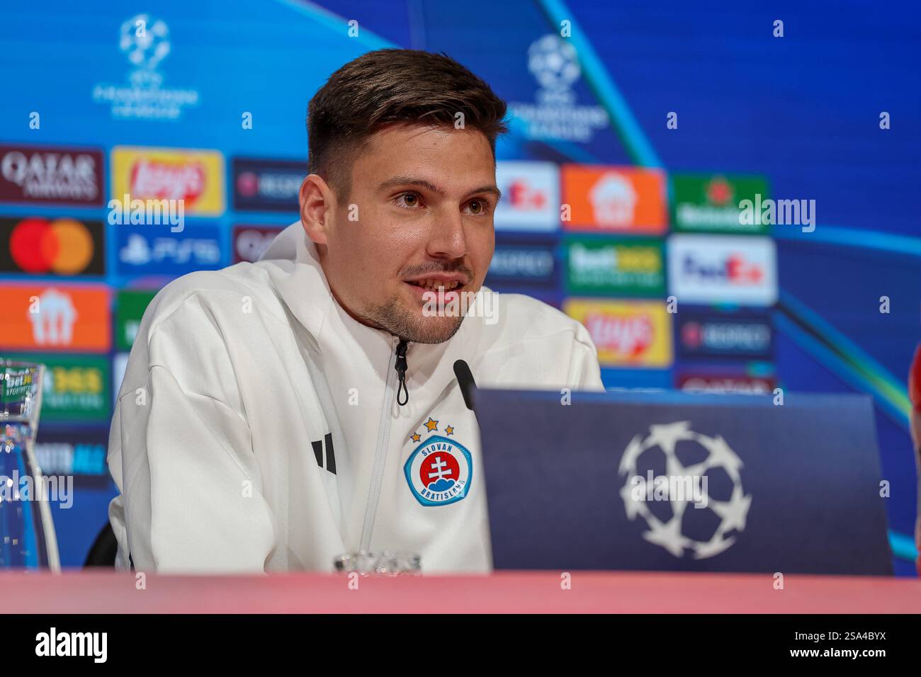 Dominik Takac (SK Slovan Bratislava, #71) bei der Pressekoferenz, GER ...