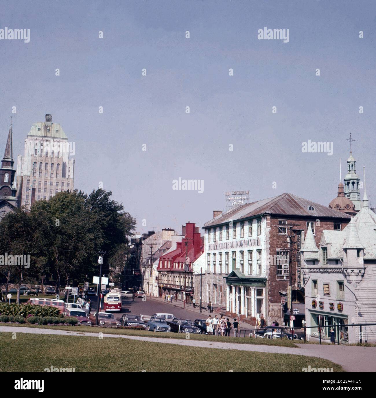 Dach neben hi-res stock photography and images - Alamy