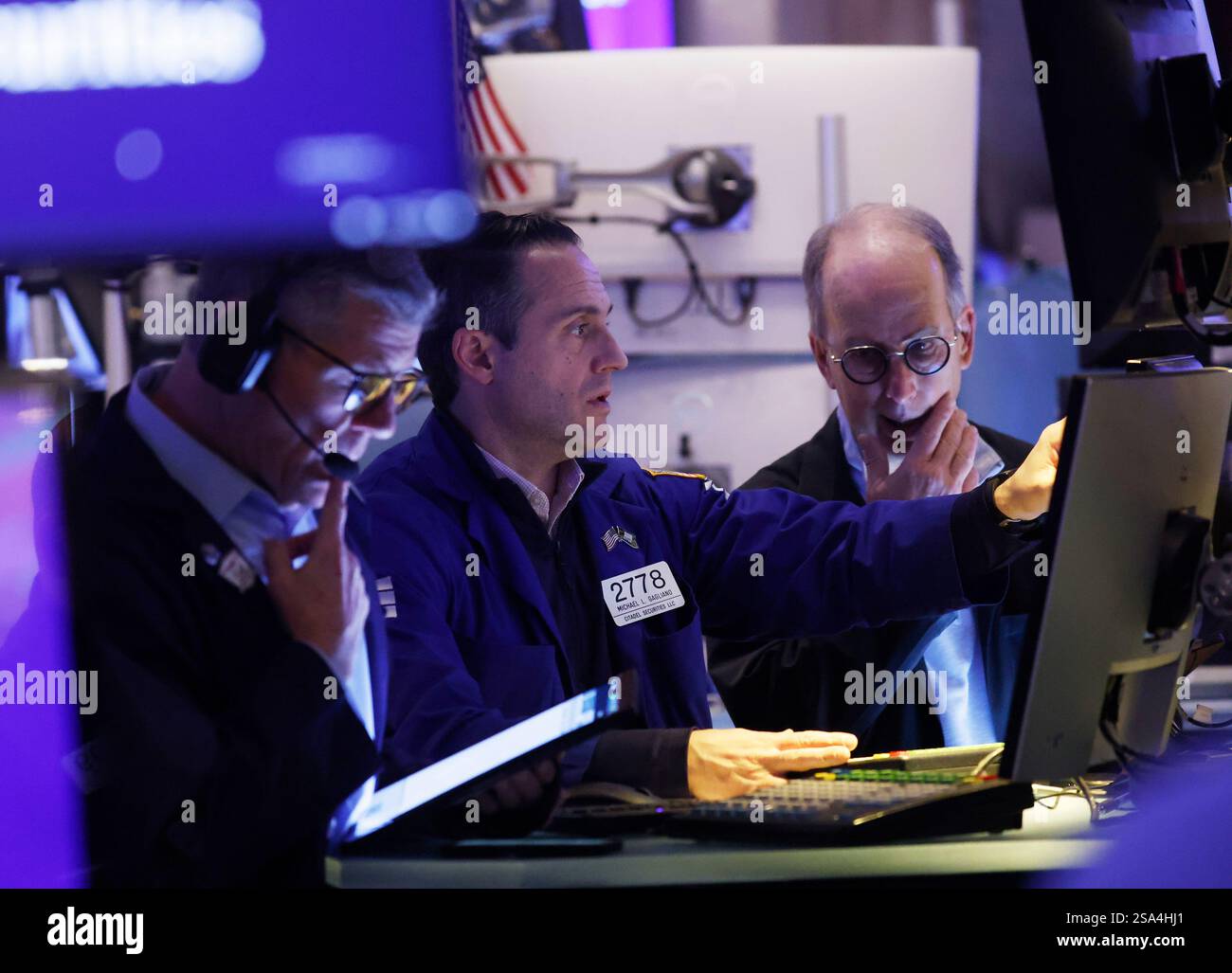 Deepseek street hi-res stock photography and images - Alamy