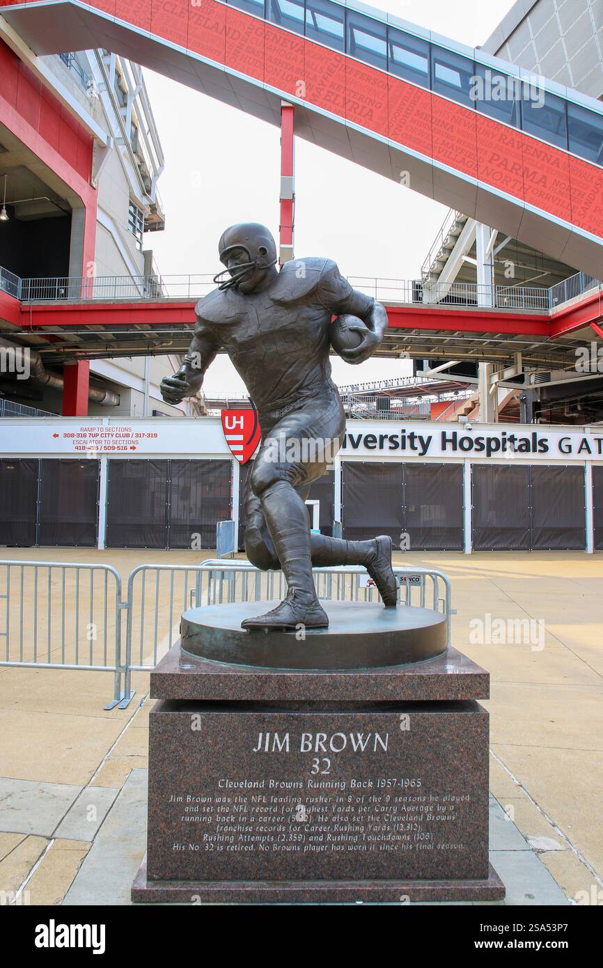 Cleveland, Ohio, USA - 2 August 2023: A bronze statue of Jim Brown ...