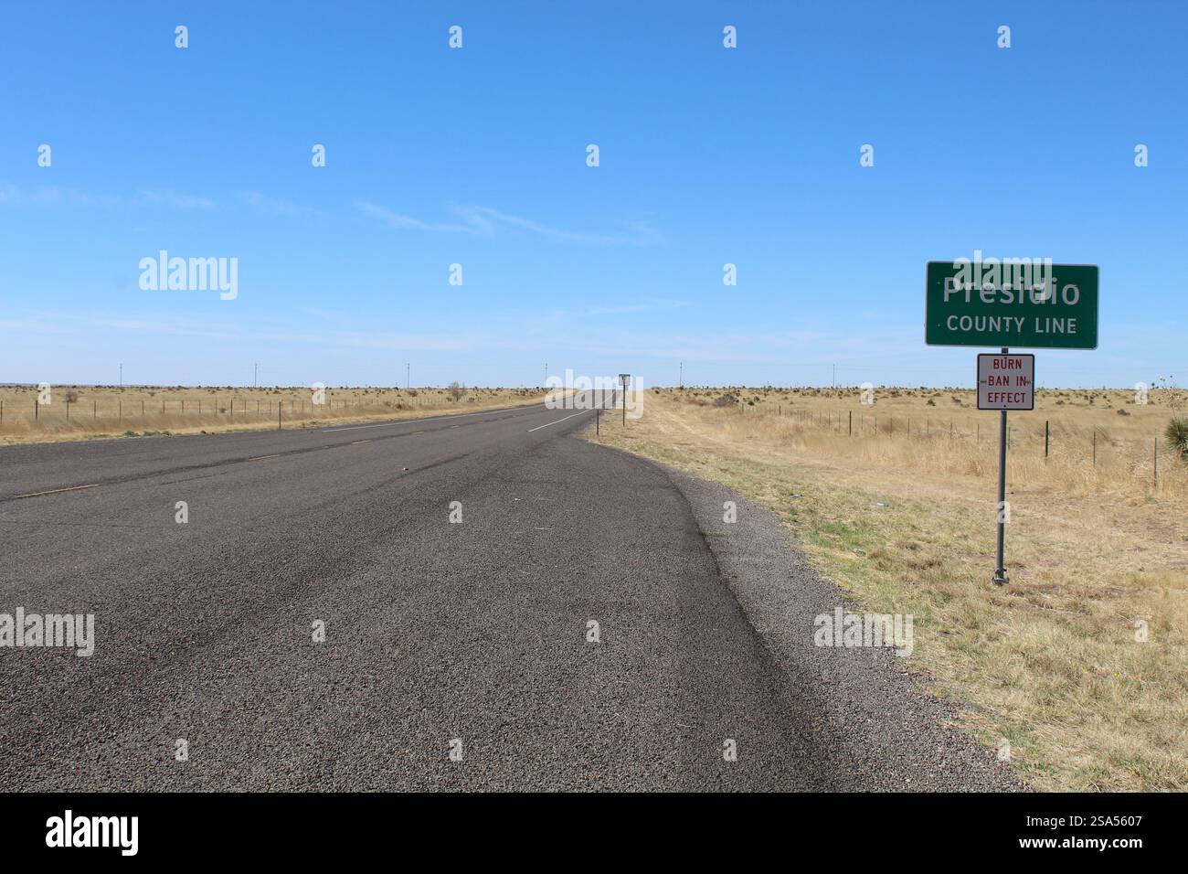 Texas State Highway 17 in West Texas at the Presidio County line Stock ...