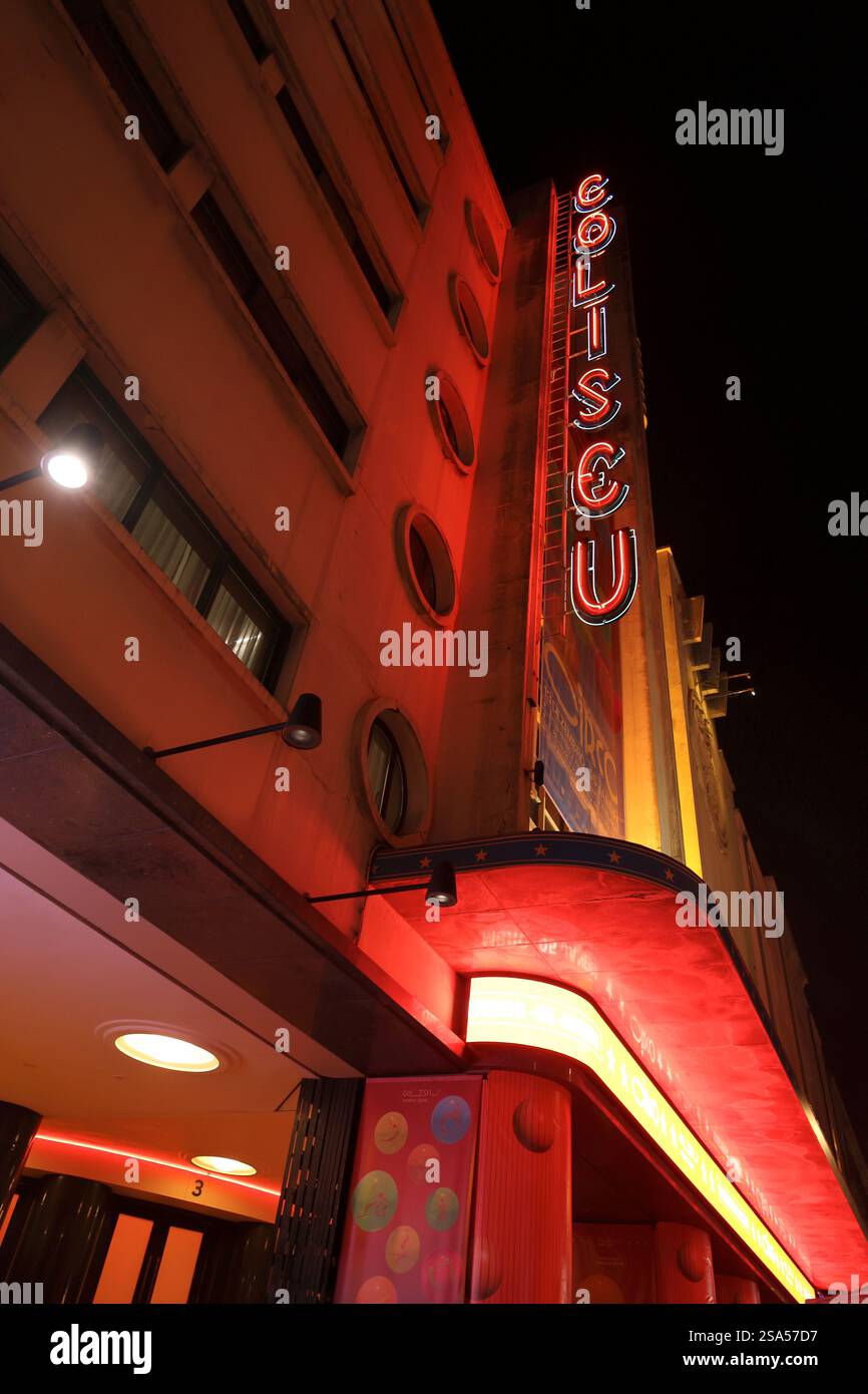 Streamline moderne architecture hi-res stock photography and images - Alamy
