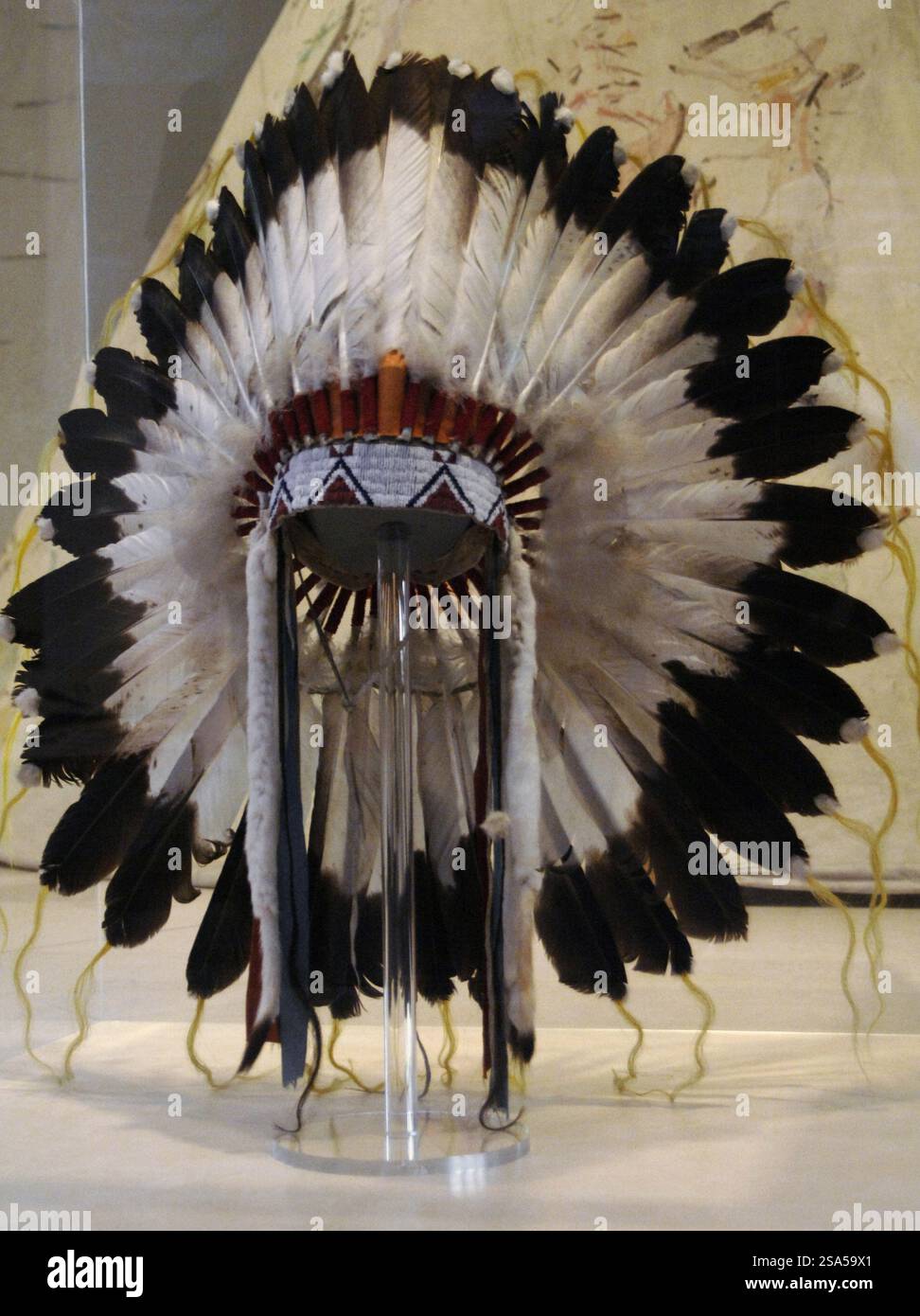 Sioux headdress hi-res stock photography and images - Alamy
