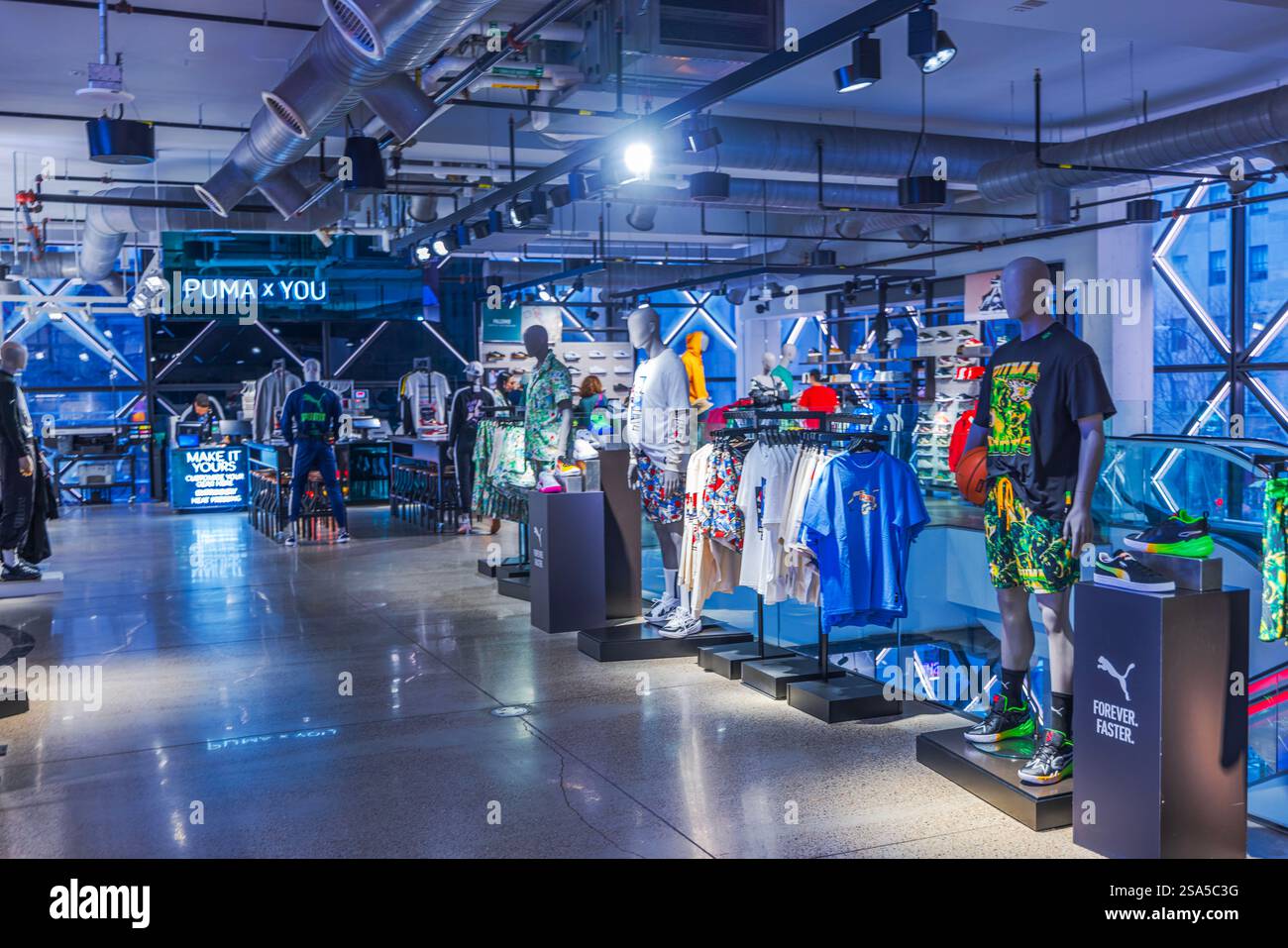 Puma store hi res stock photography and images Alamy
