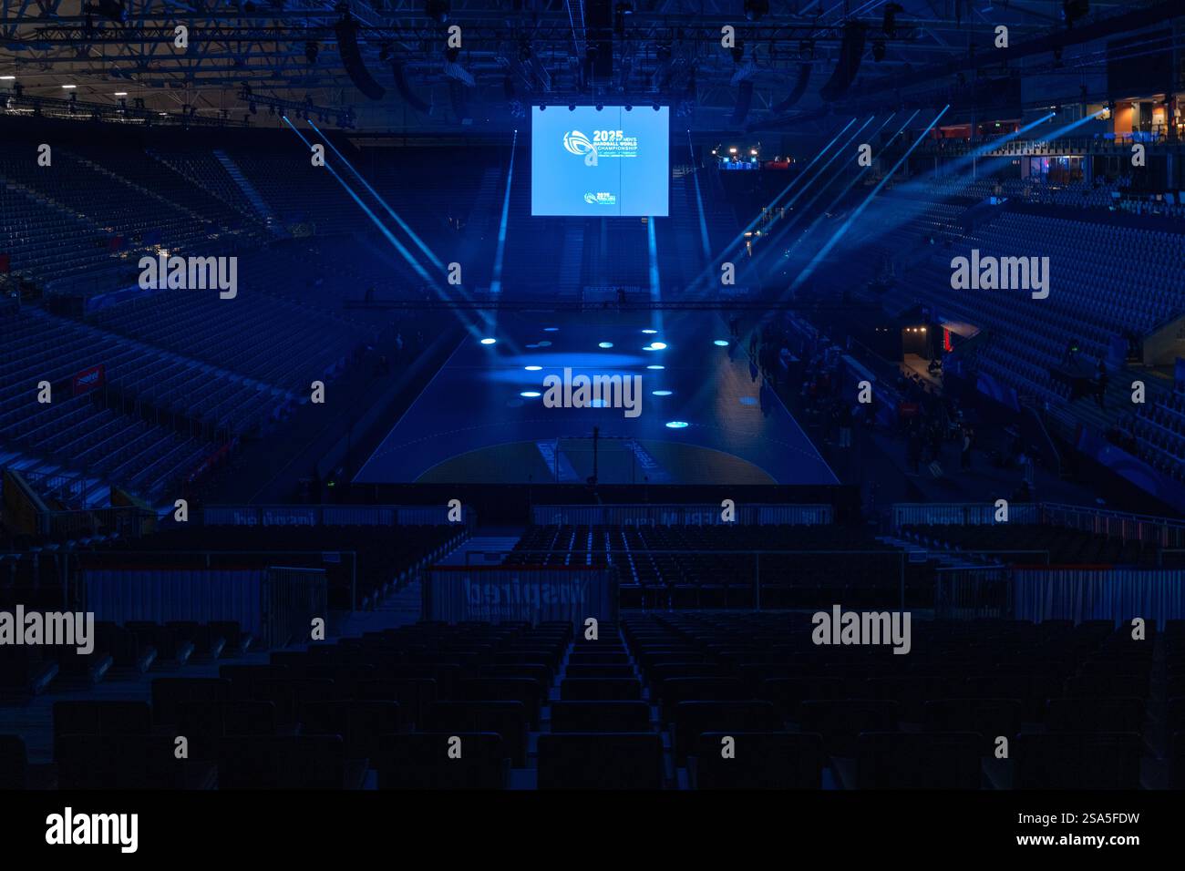 Oslo, Norway. 28th Jan, 2025. Handball: World Championship, light ...