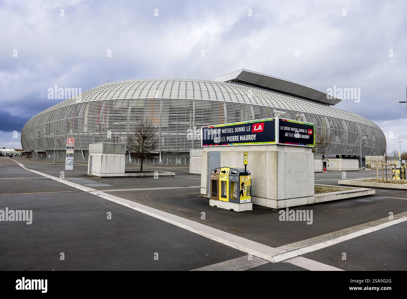 Lille, France. 28th Jan, 2025. LILLE, 28-01-2025. Decathlon Arena Stade ...