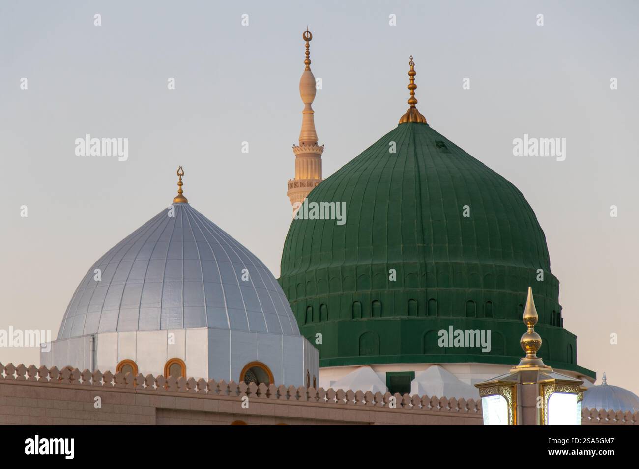 Beautiful view of The Green Dome of The Prophet Mosque, Al Masjid Al ...