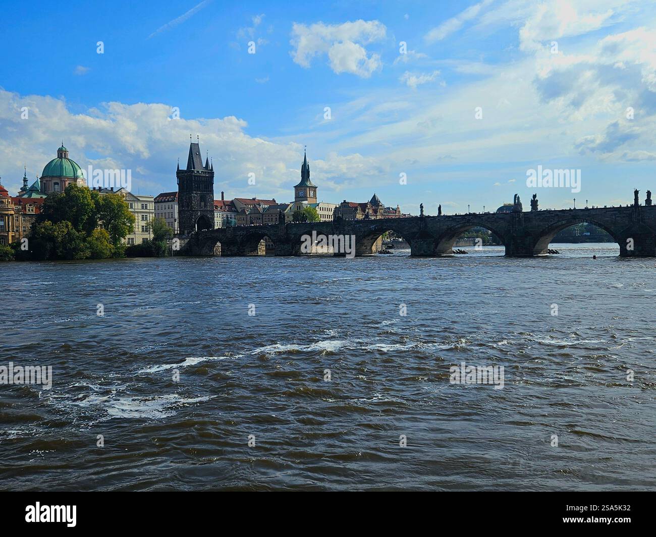 Moldova with the Charles Bridge and the Old Town Bridge Tower in Prague Stock Photo - Alamy