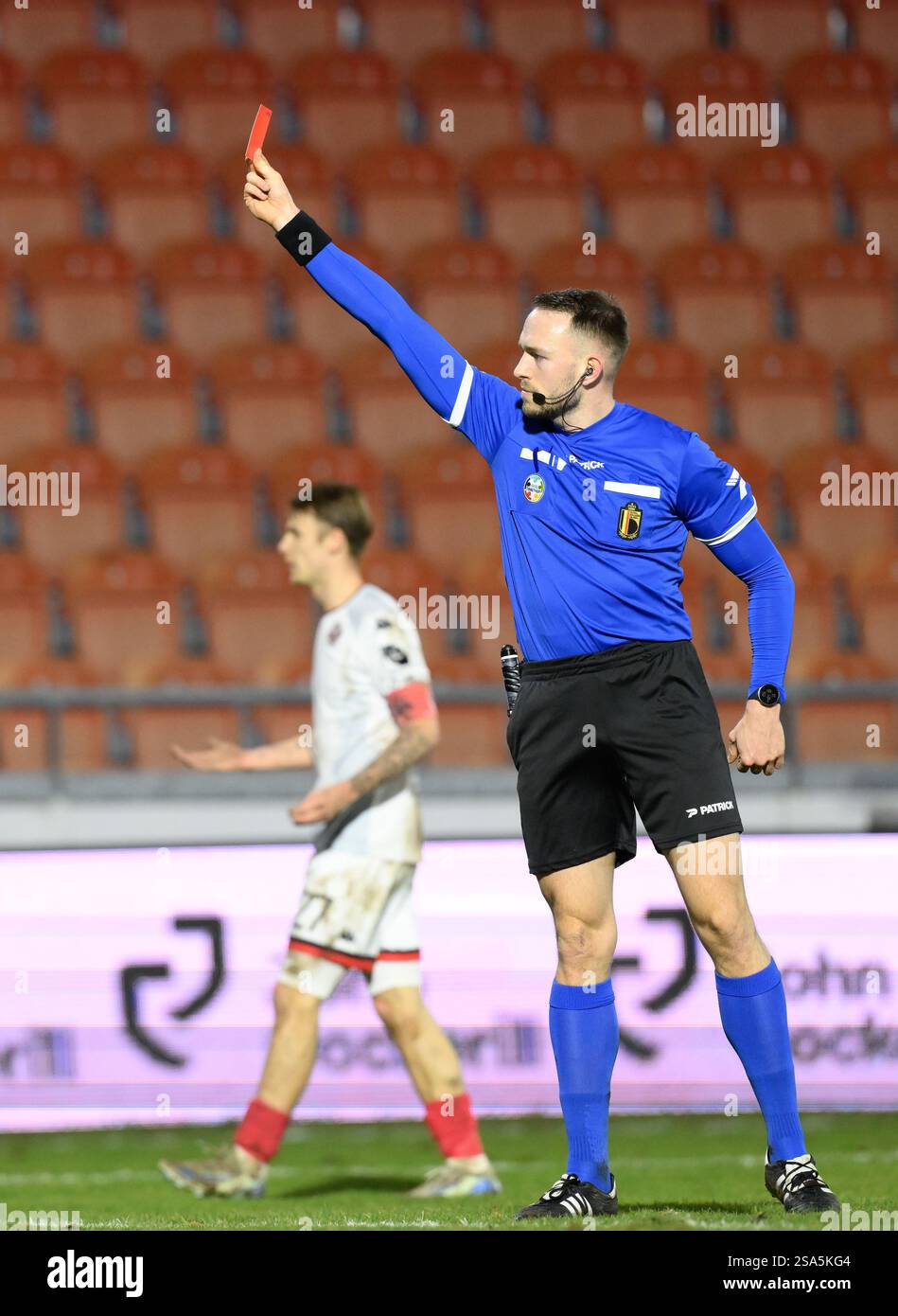 Seraing, Belgium. 28th Jan, 2025. referee Tom Stevens pictured during a ...