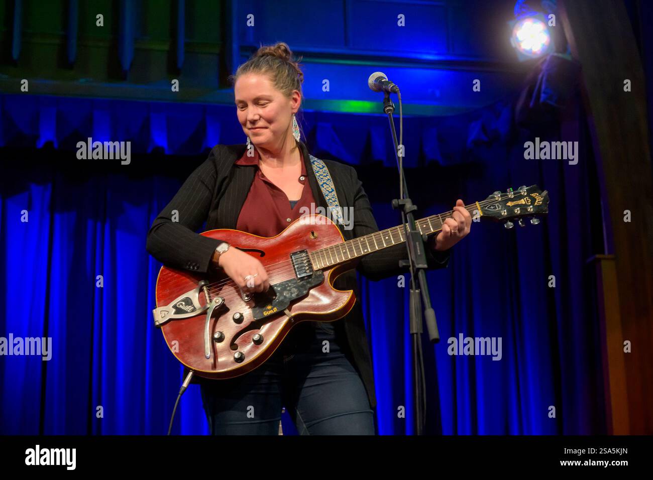 Singer, songwriter, Catherine MacLellan, in concert Stock Photo - Alamy