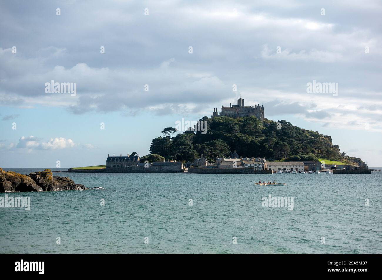 View of St Michaels Mount from Marazion Beach on a cloudy day with a ...