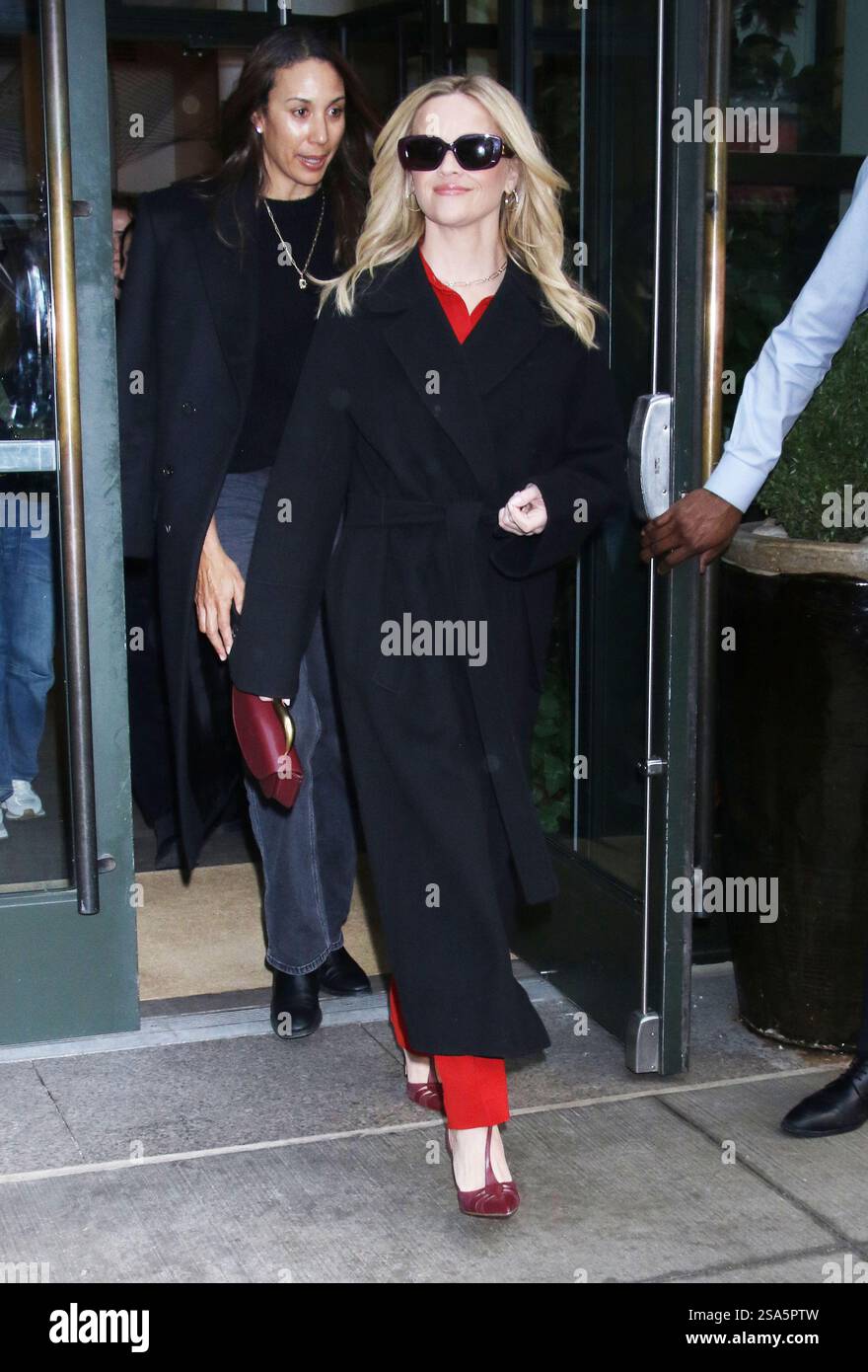 New York, NY, USA. 28th Jan, 2025. Reese Witherspoon seen leaving her ...