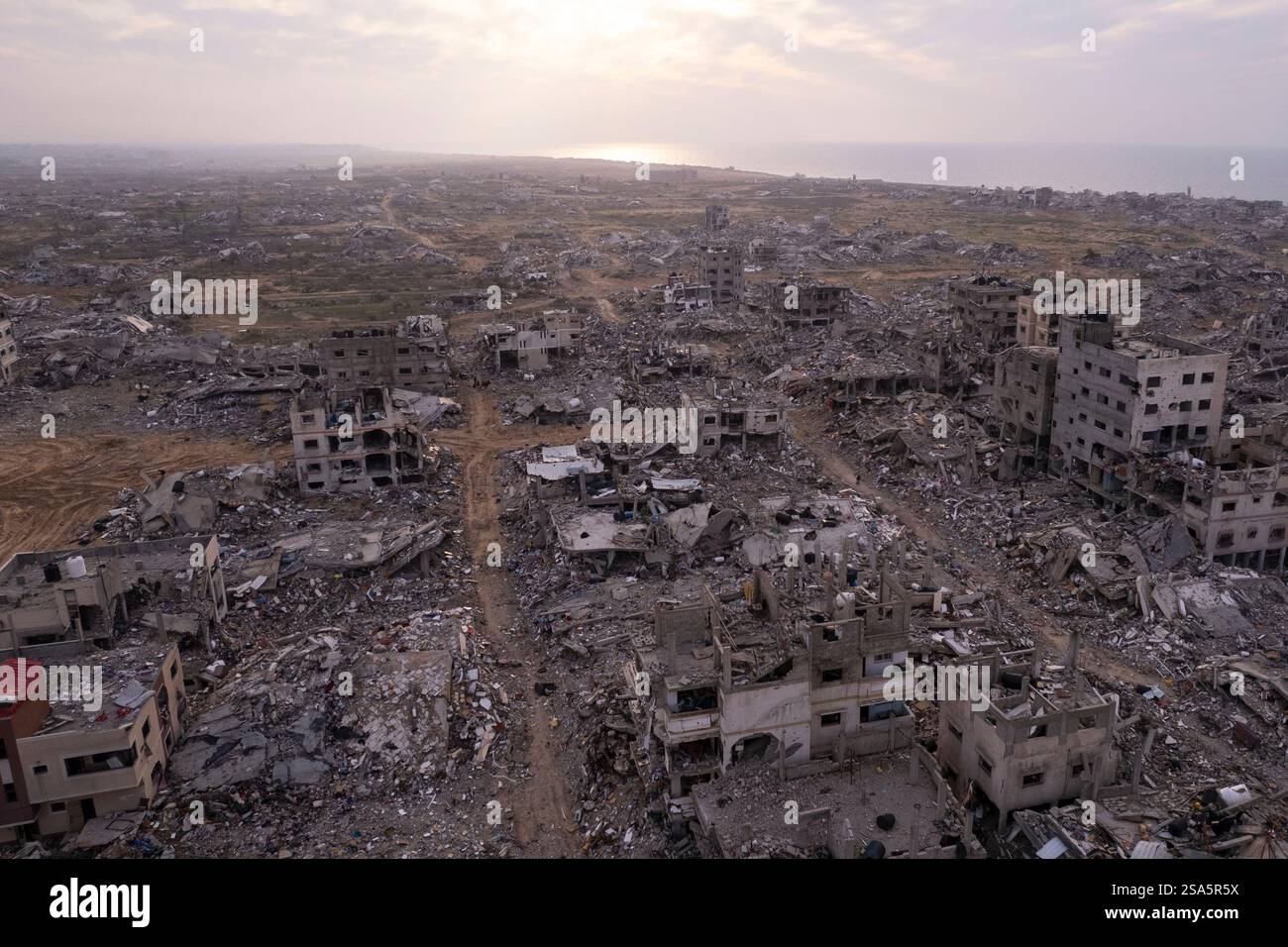 Buildings that were destroyed by the Israeli air and ground offensive ...