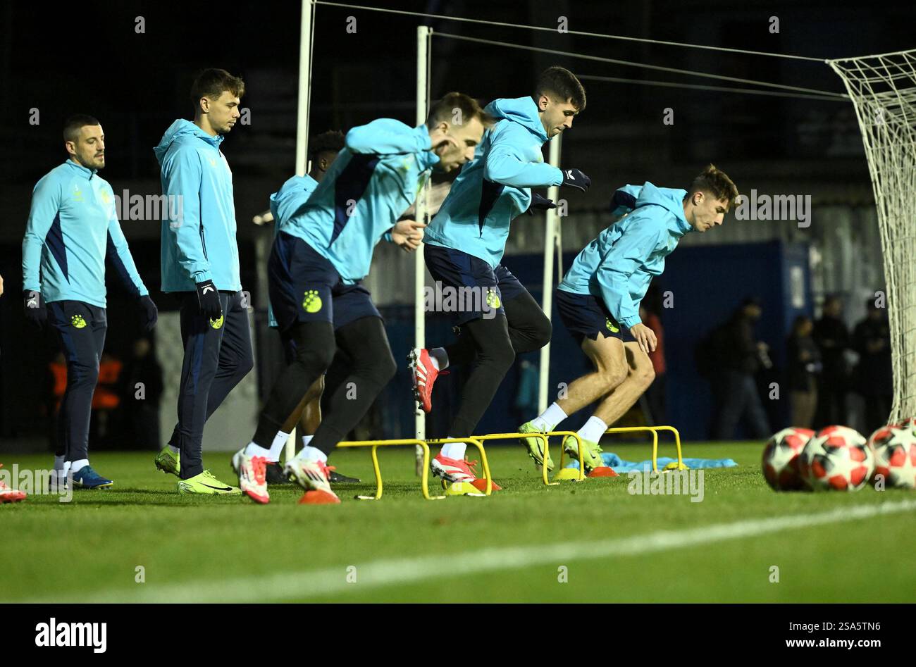 Zagreb, Hrvatska. 28th Jan, 2025. Raul Torrente of Dinamo during the ...