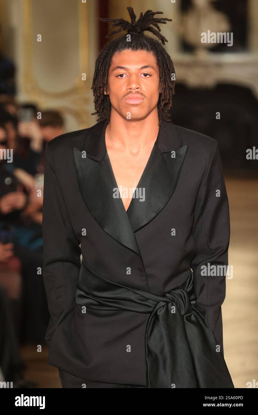 Henry Samuel Klum (Son of Heidi Klum and Seal) walks the runway during ...