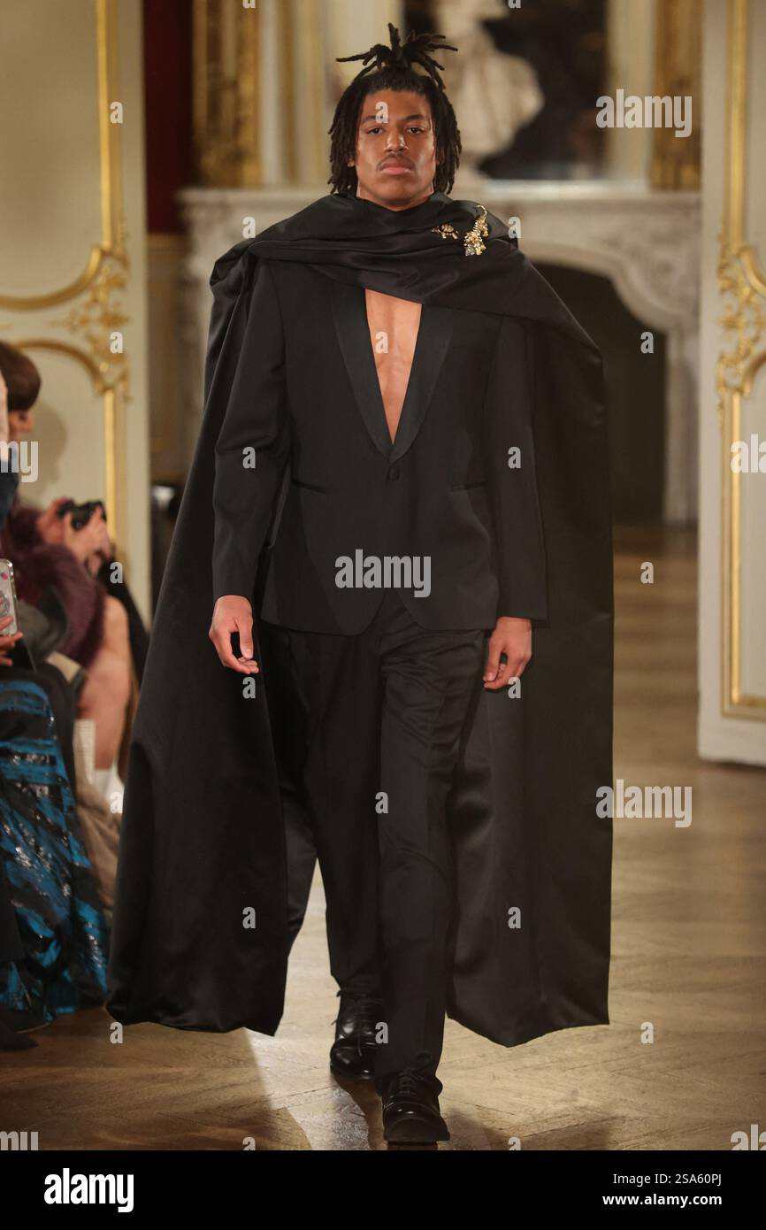 Henry Samuel Klum (Son of Heidi Klum and Seal) walks the runway during ...