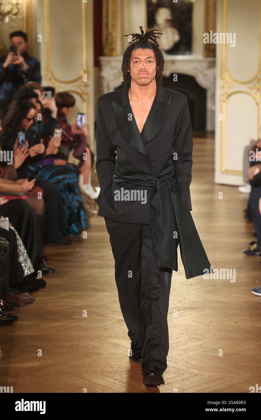 Henry Samuel Klum (Son of Heidi Klum and Seal) walks the runway during ...
