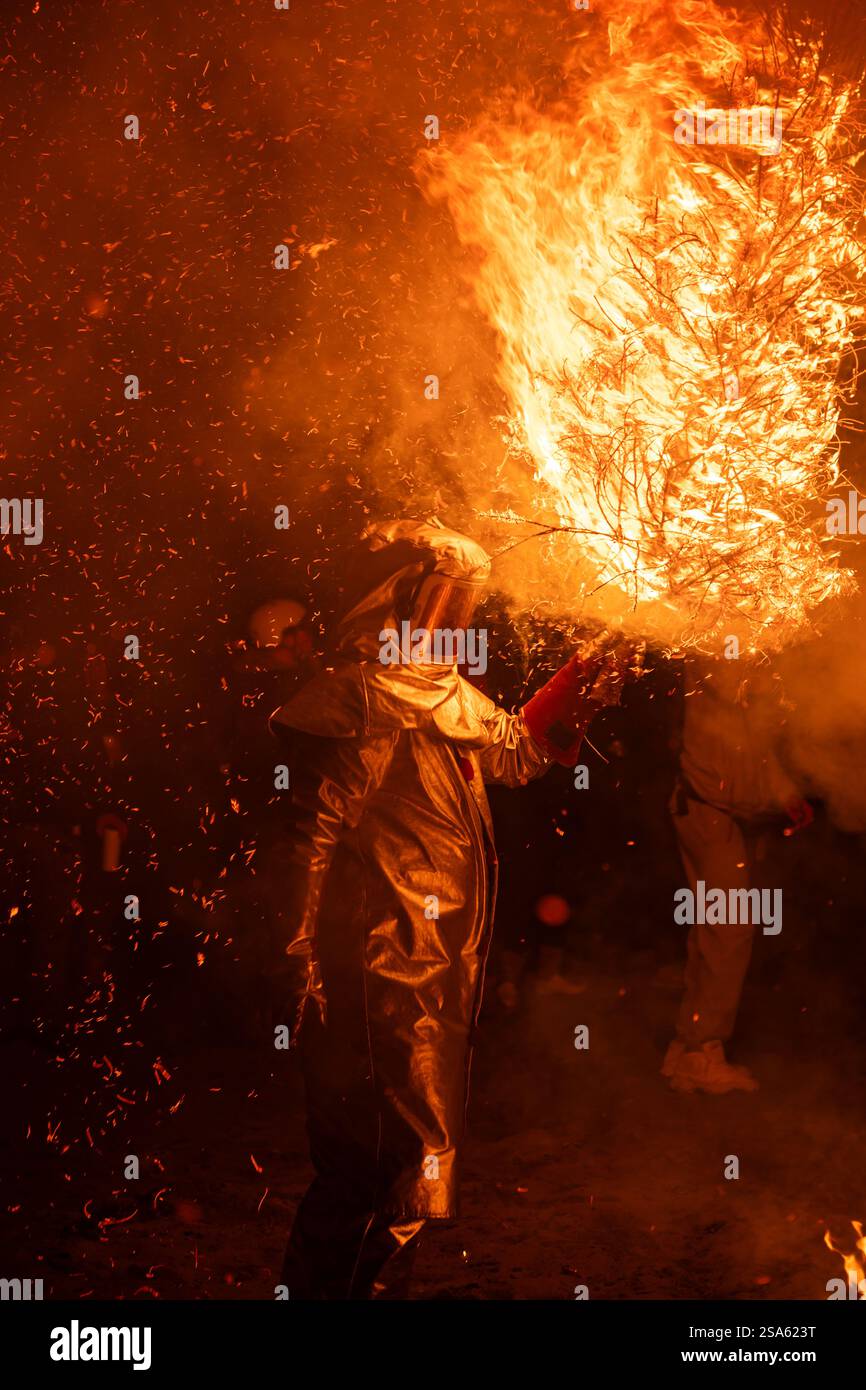 Seattle, USA. 9th Jan, 2025. The annual Christmas tree bonfire on ...