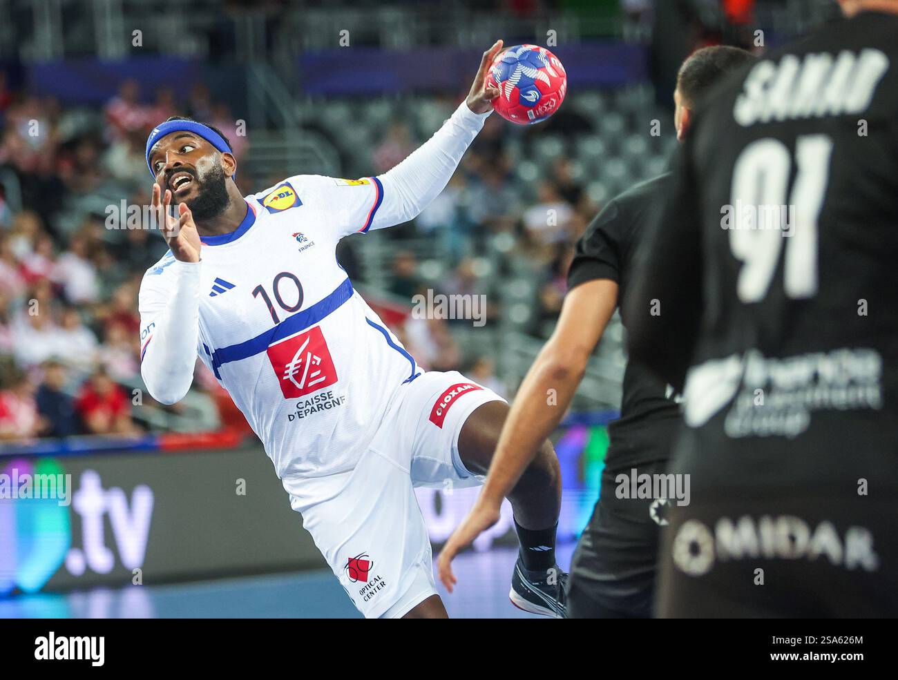 Zagreb, Croatia. 28th Jan, 2025. Dika Mem of France shoots during the ...