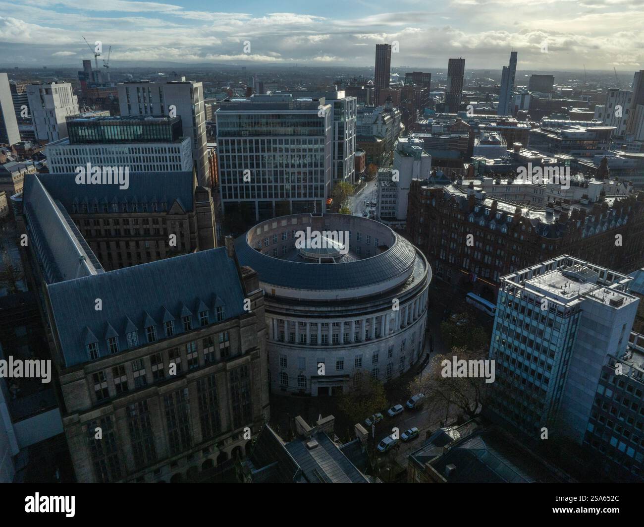 Central Library in Downtown Manchester Stock Photo - Alamy