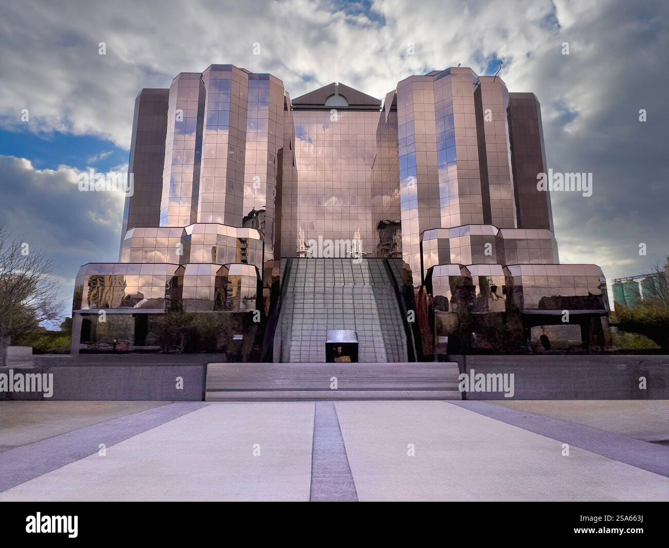 Shiny Building at Salford Quays Stock Photo - Alamy