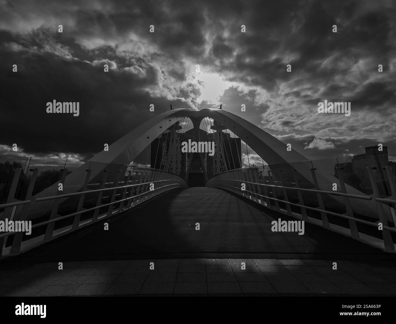 Dramatic Bridge at Salford Quays Stock Photo - Alamy
