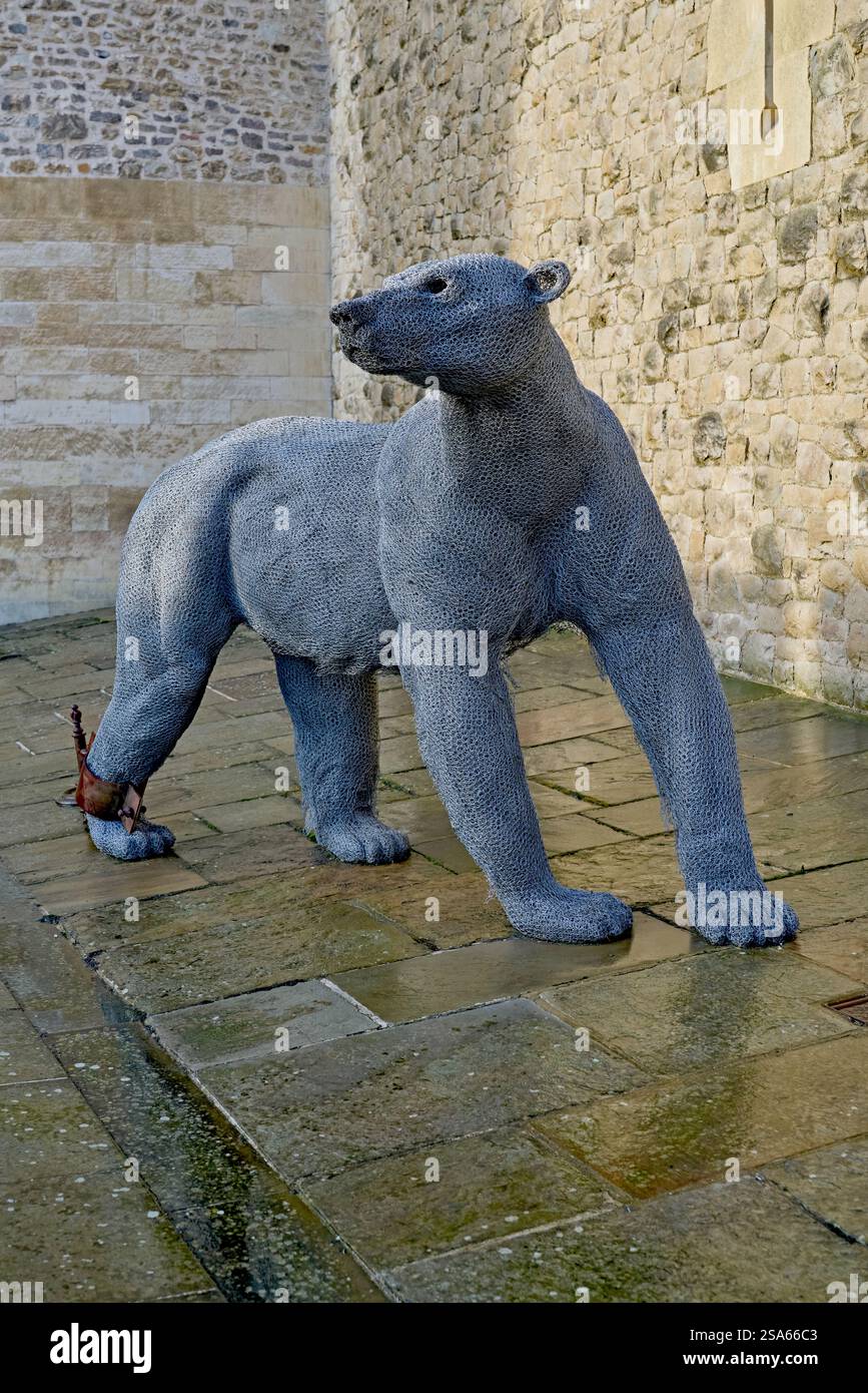 polar bear tower of london Stock Photo - Alamy