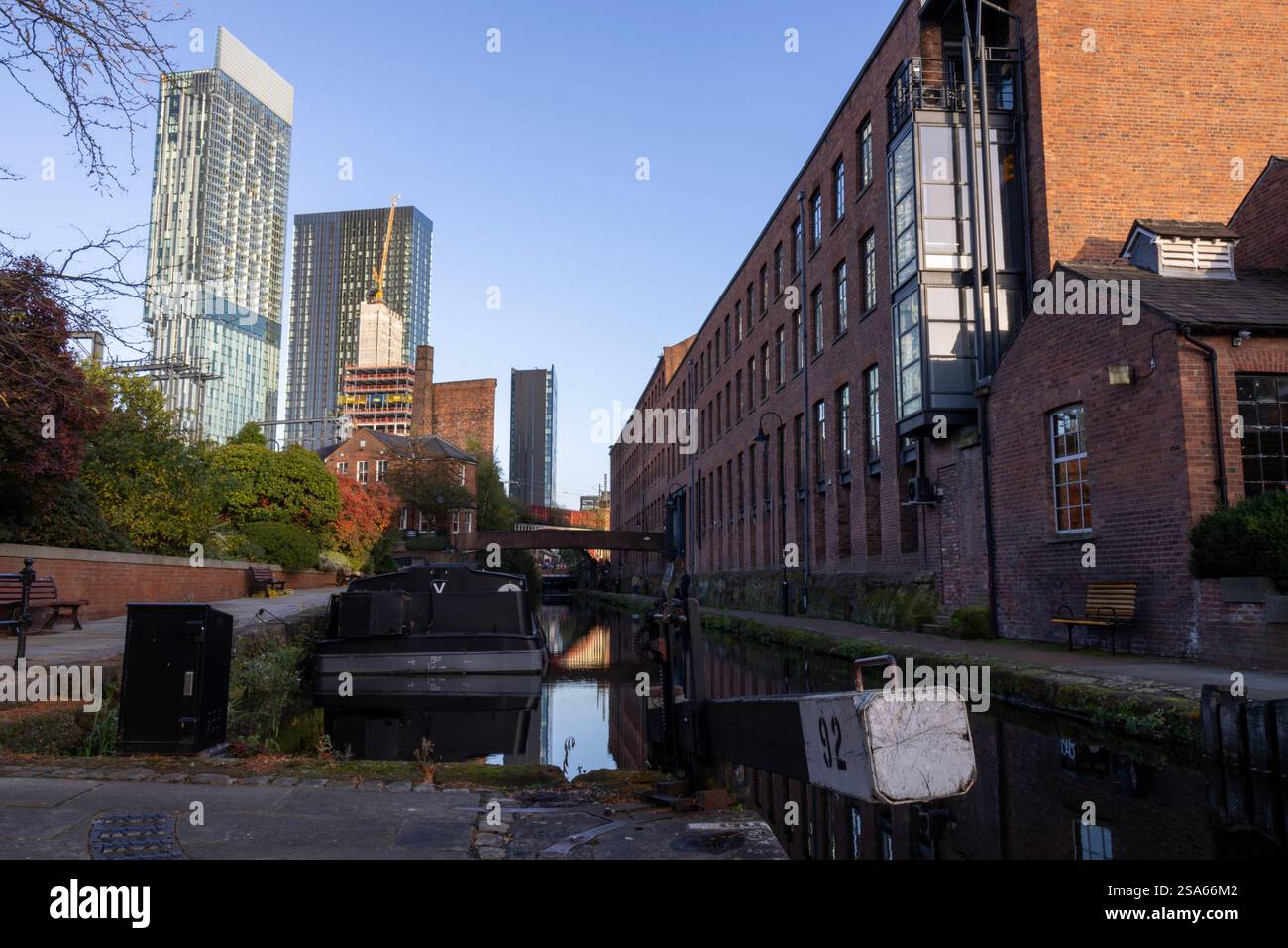 Lock 19 at Bridgewater Canal, Castlefield Stock Photo - Alamy