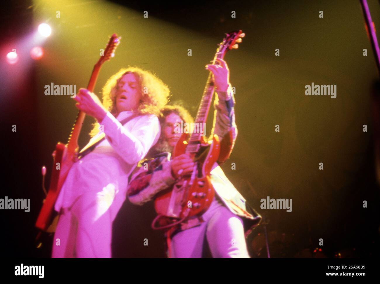 Allen Collins and Gary Rossington perform with band Lynyrd Skynyrd in ...