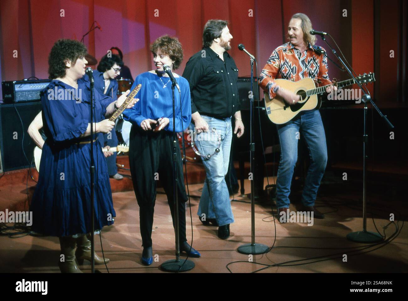 Elaine 'Spanky' McFarlane, MacKenzie Phillips, Denny Doherty and John ...