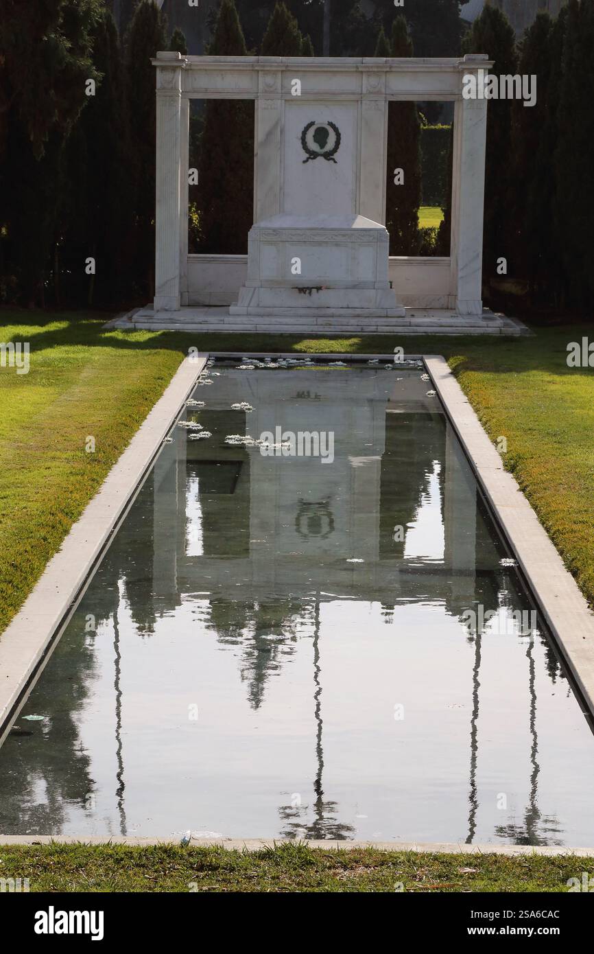 Monument for famous actor Douglas Fairbanks Jr, at Hollywood Forever ...