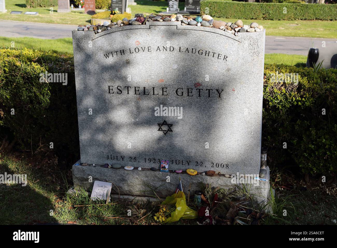 Headstone of actress Estelle Getty, Hollywood Forever Cemetery, Santa ...