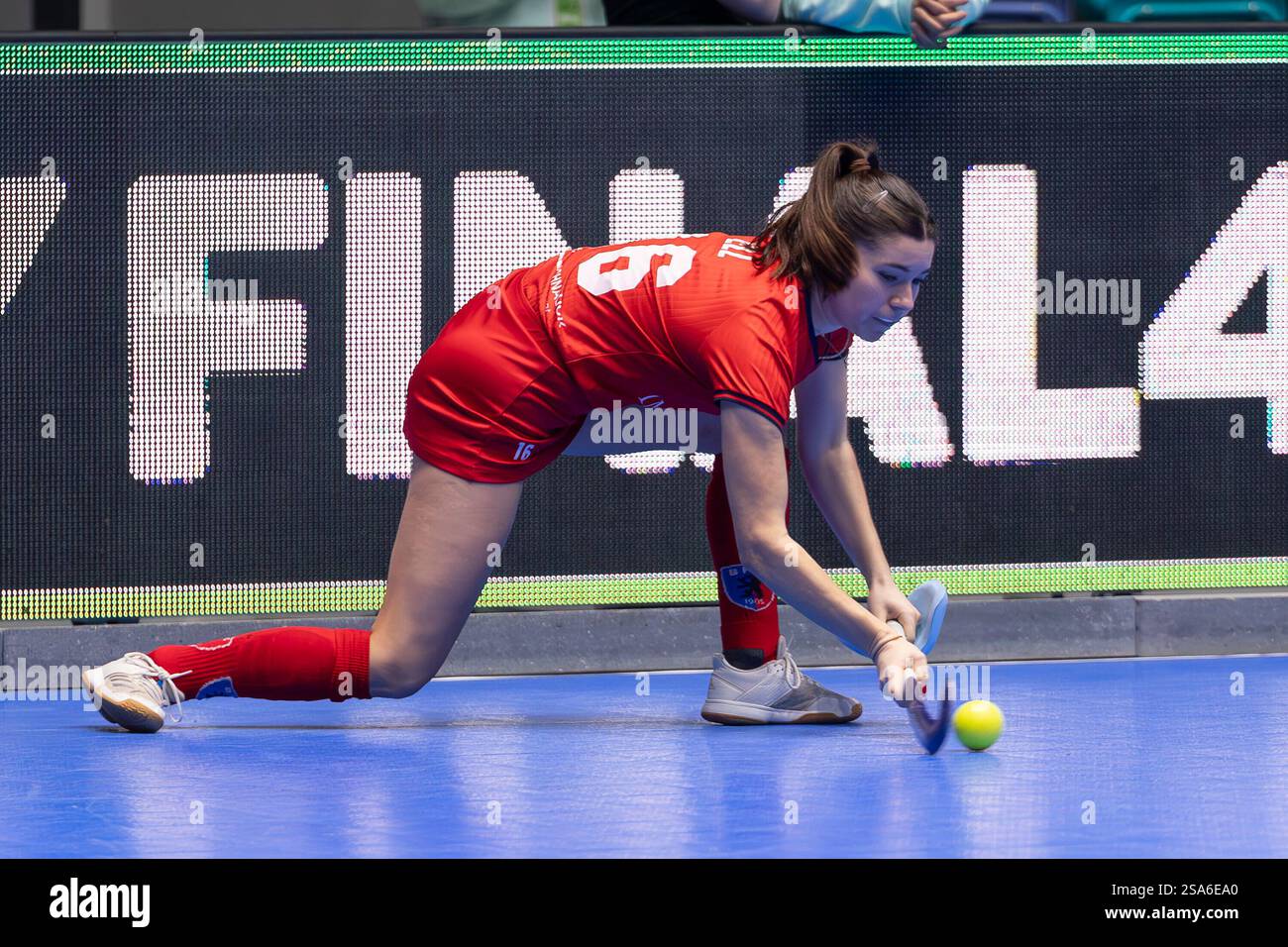 Frankfurt, Deutschland. 26th Jan, 2025. lilith Ell (Berliner HC #16) am Ball, Freisteller ...