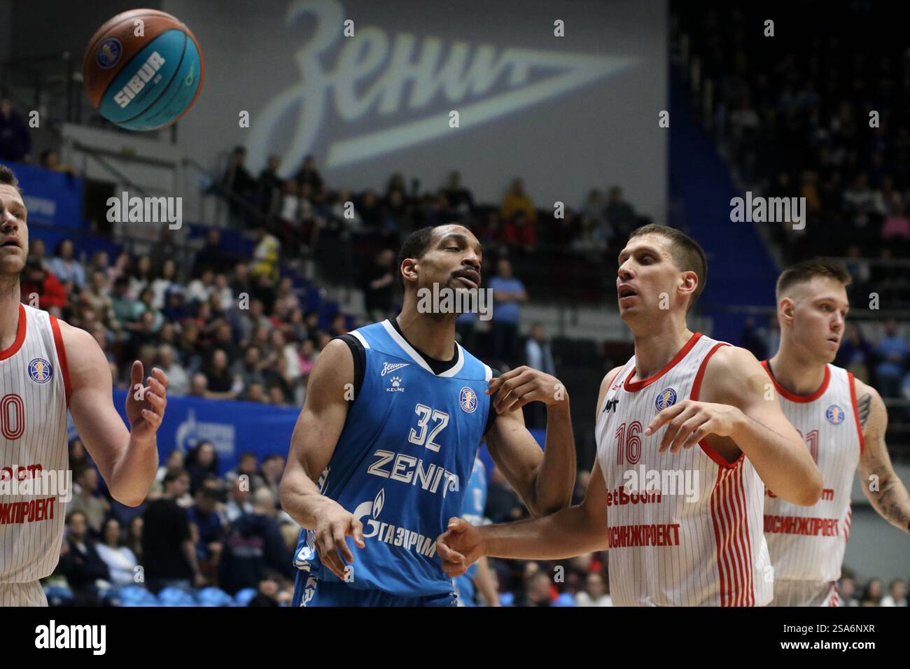 Saint Petersburg, Russia. 28th Jan, 2025. Vince Hunter (32) Zenit ...