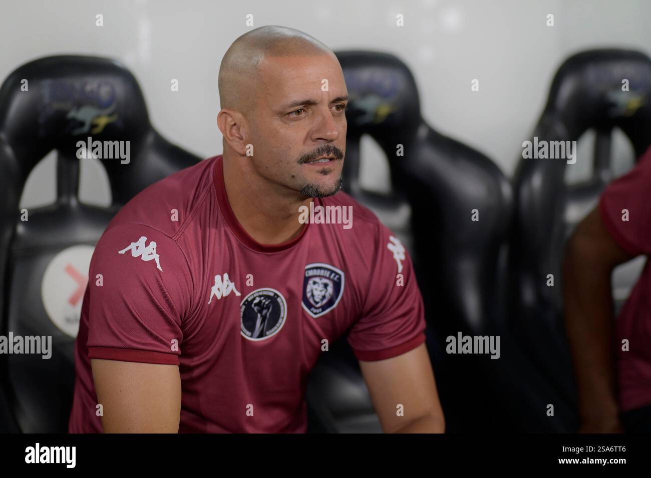 Curitiba, Brazil. 28th Jan, 2025. Coach Testoni during Athletico and ...