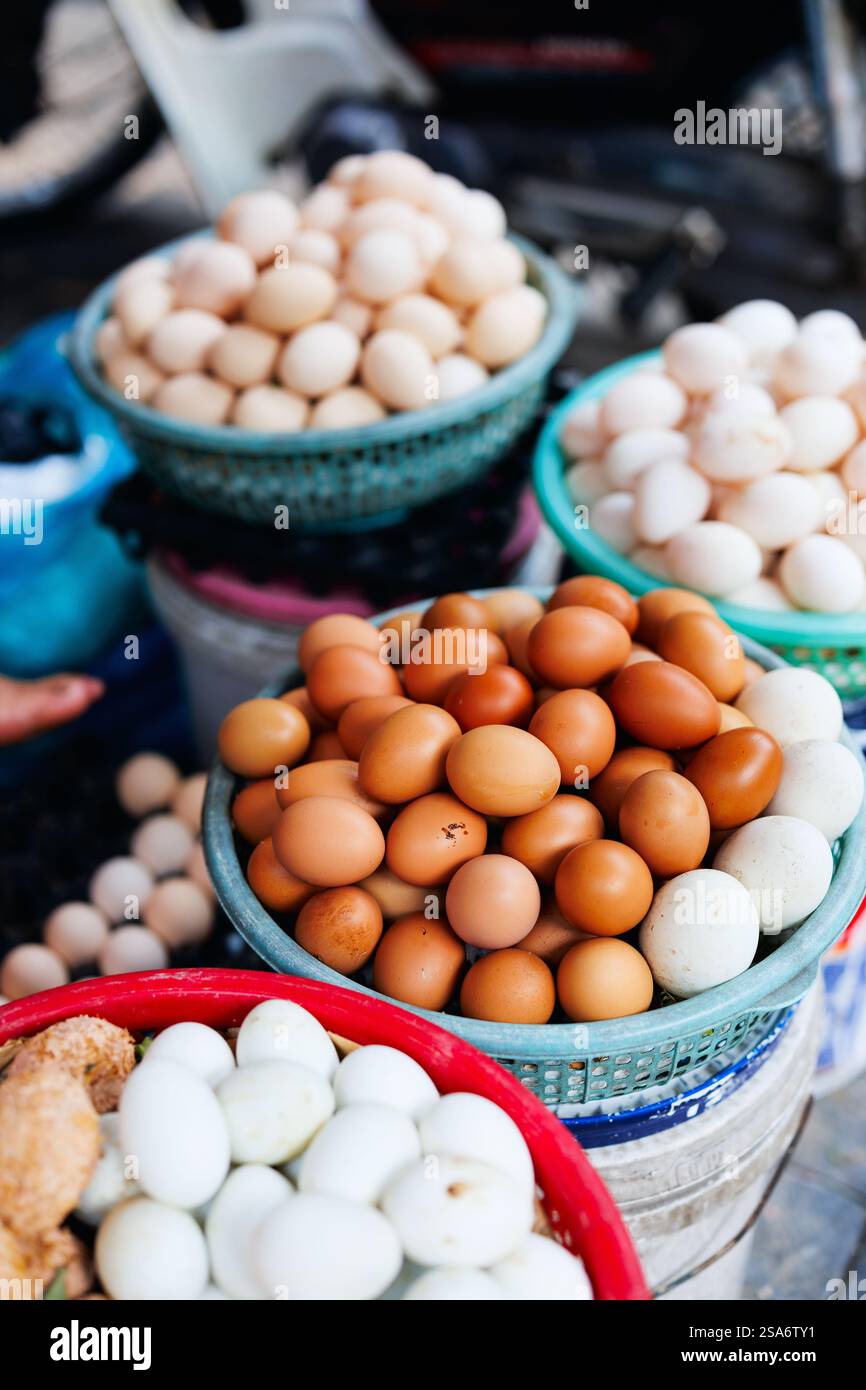 Fresh eggs for sale at market in Vietnam Stock Photo - Alamy