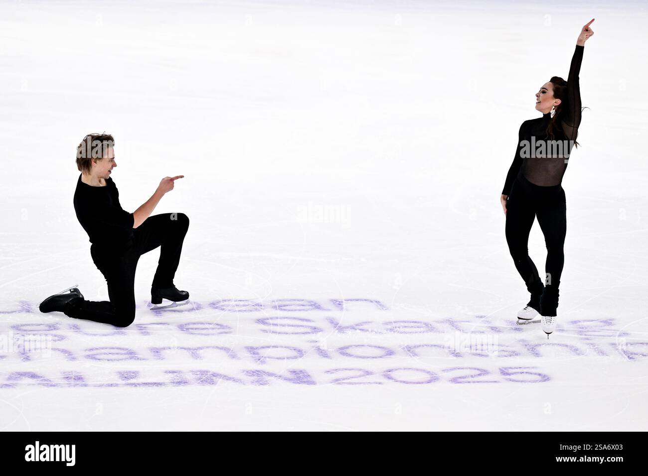 Allison REED & Saulius AMBRULEVICIUS (LTU), during Ice Dance Practice ...