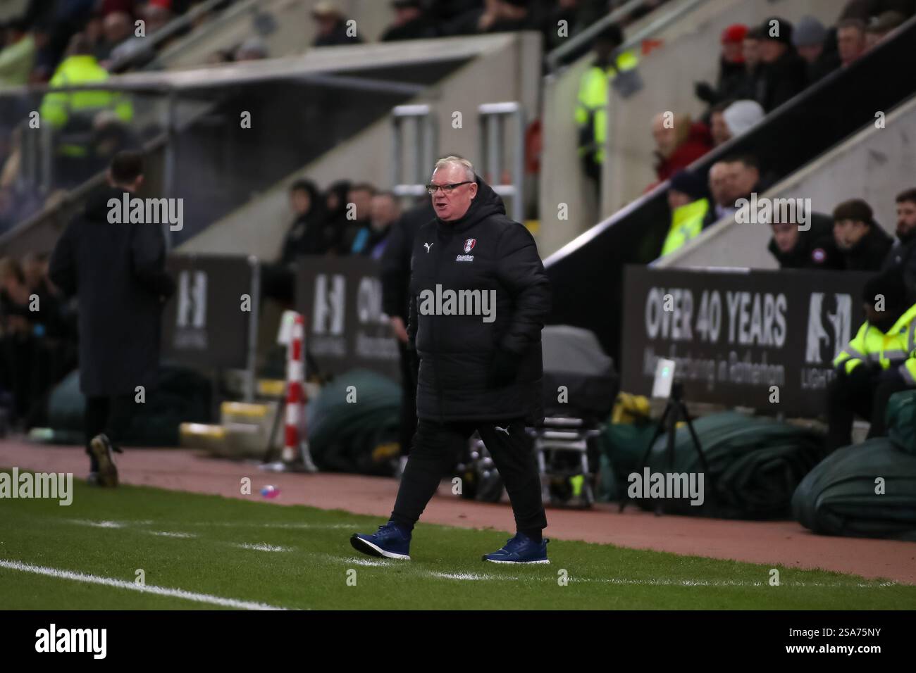 Rotherham United manager Steve Evans during the EFL League One match ...