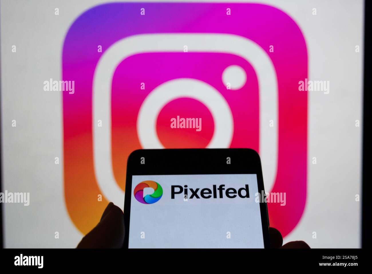 Copenhagen, Copenhagen, Denmark. 28th Jan, 2025. Pixelfed and Instagram ...