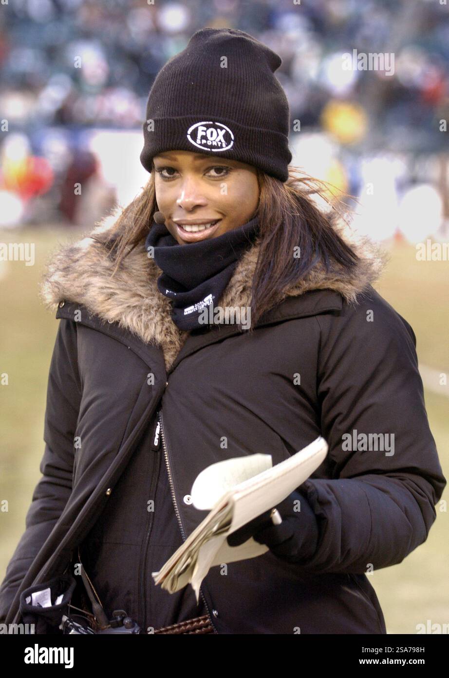 Fox Sports sideline reporter Pam Oliver during NFC Championship between ...