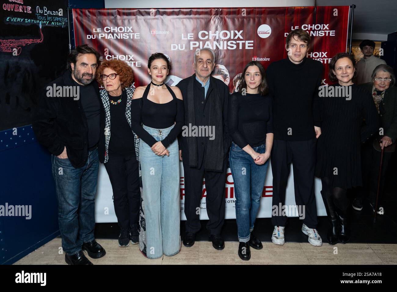 Oscar Lesage, Andrea Ferreol, Andre Manoukian, Zoe Adjani, Laurence ...