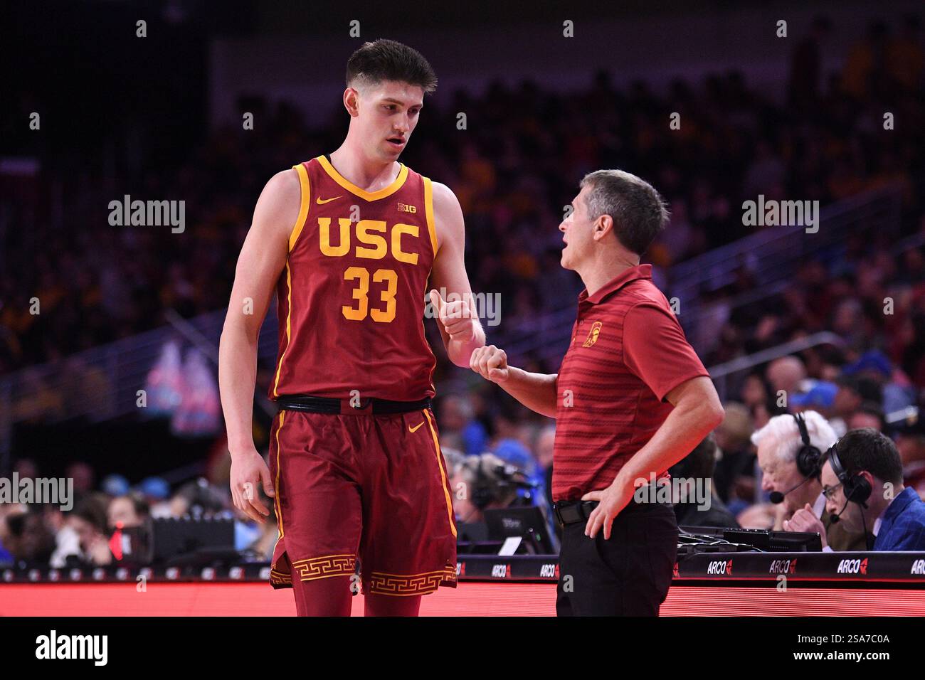 LOS ANGELES, CA - JANUARY 27: USC Trojans forward Josh Cohen (33) gets ...