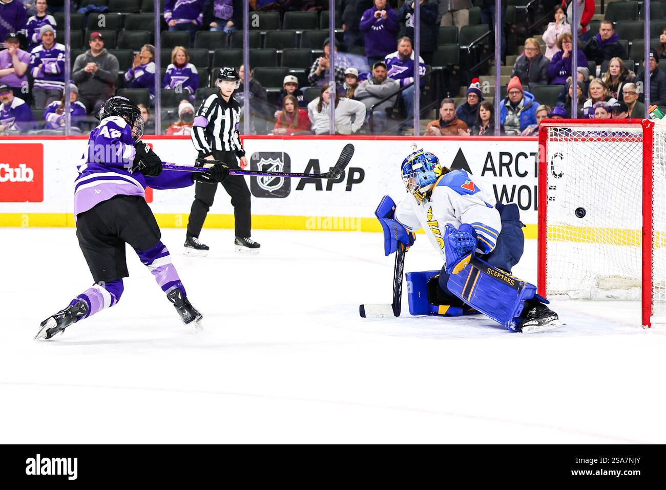 January 28th, 2025: Minnesota Frost defender Claire Thompson (42 ...